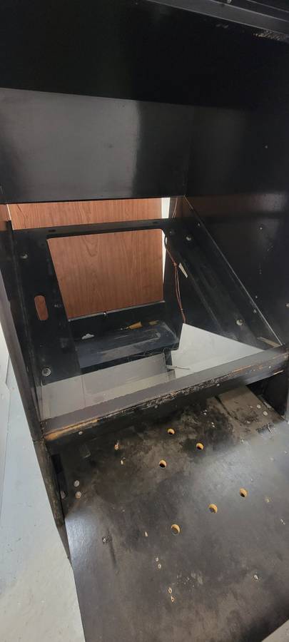 Empty Arcade Cabinet | Looknet