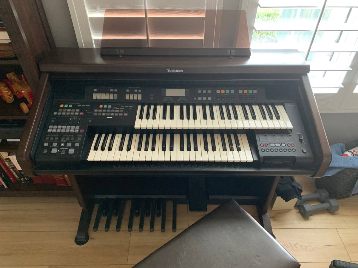 Technics Digital Organ w/ Bench | Looknet