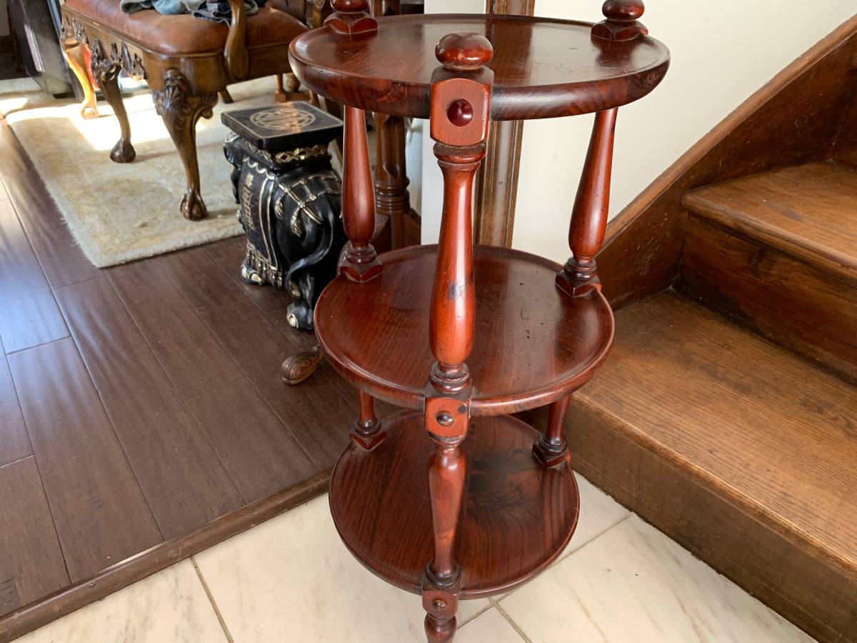 Solid wood Ethan Allen table