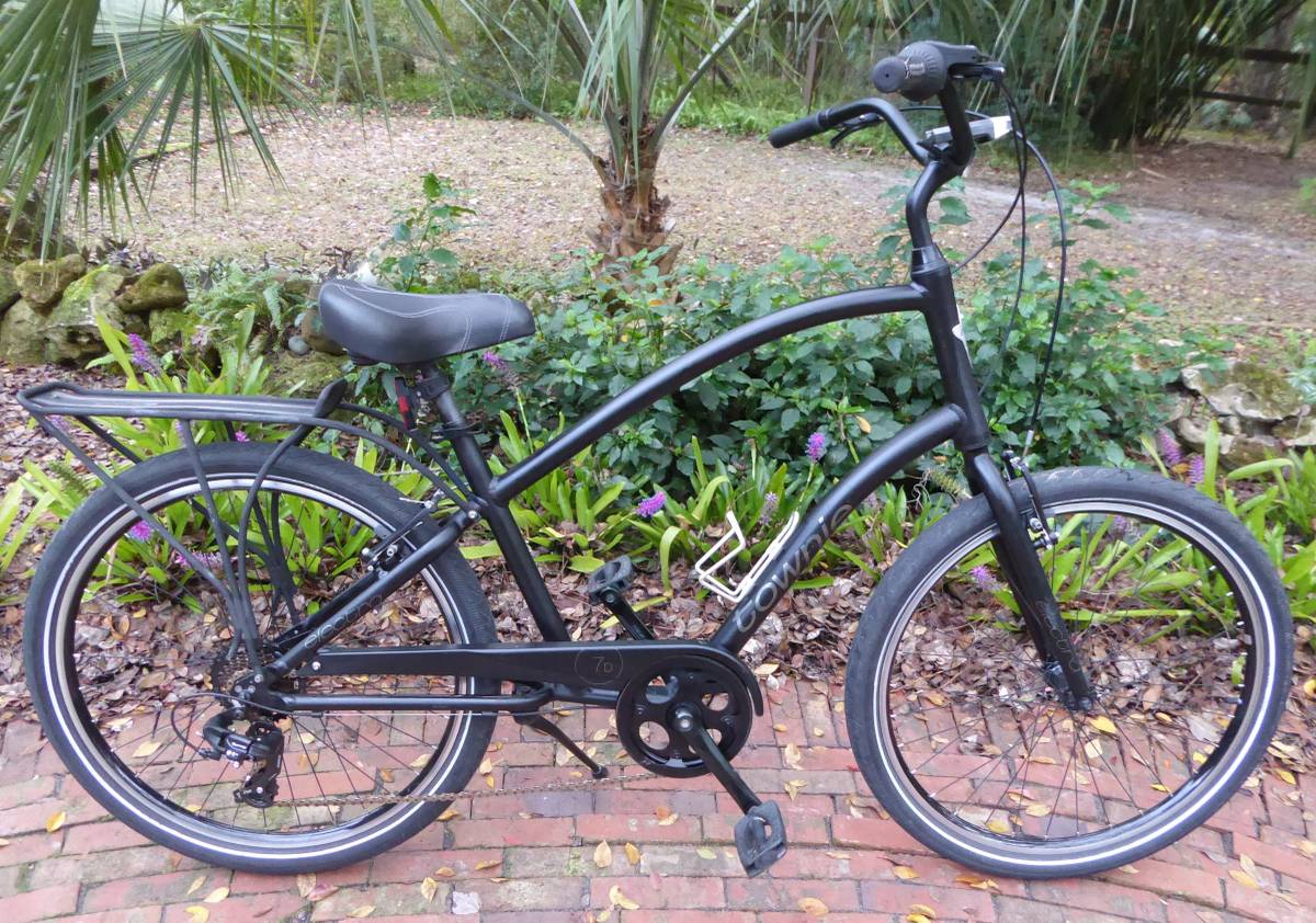 LIKE NEW ELECTRA TOWNIE 7D HYBRID CRUISER WITH LIGHTS, REAR RACK | Looknet